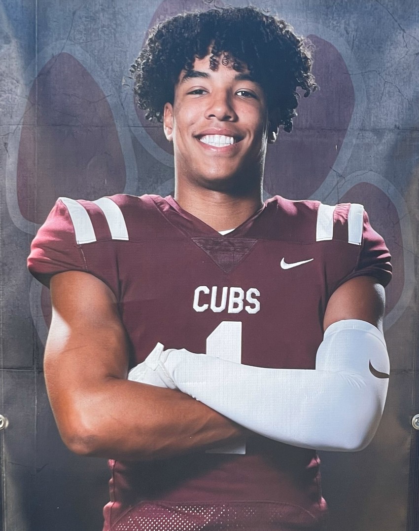 University of Detroit Jesuit 2025 WR/S/OLB Dante Banks is visiting ...