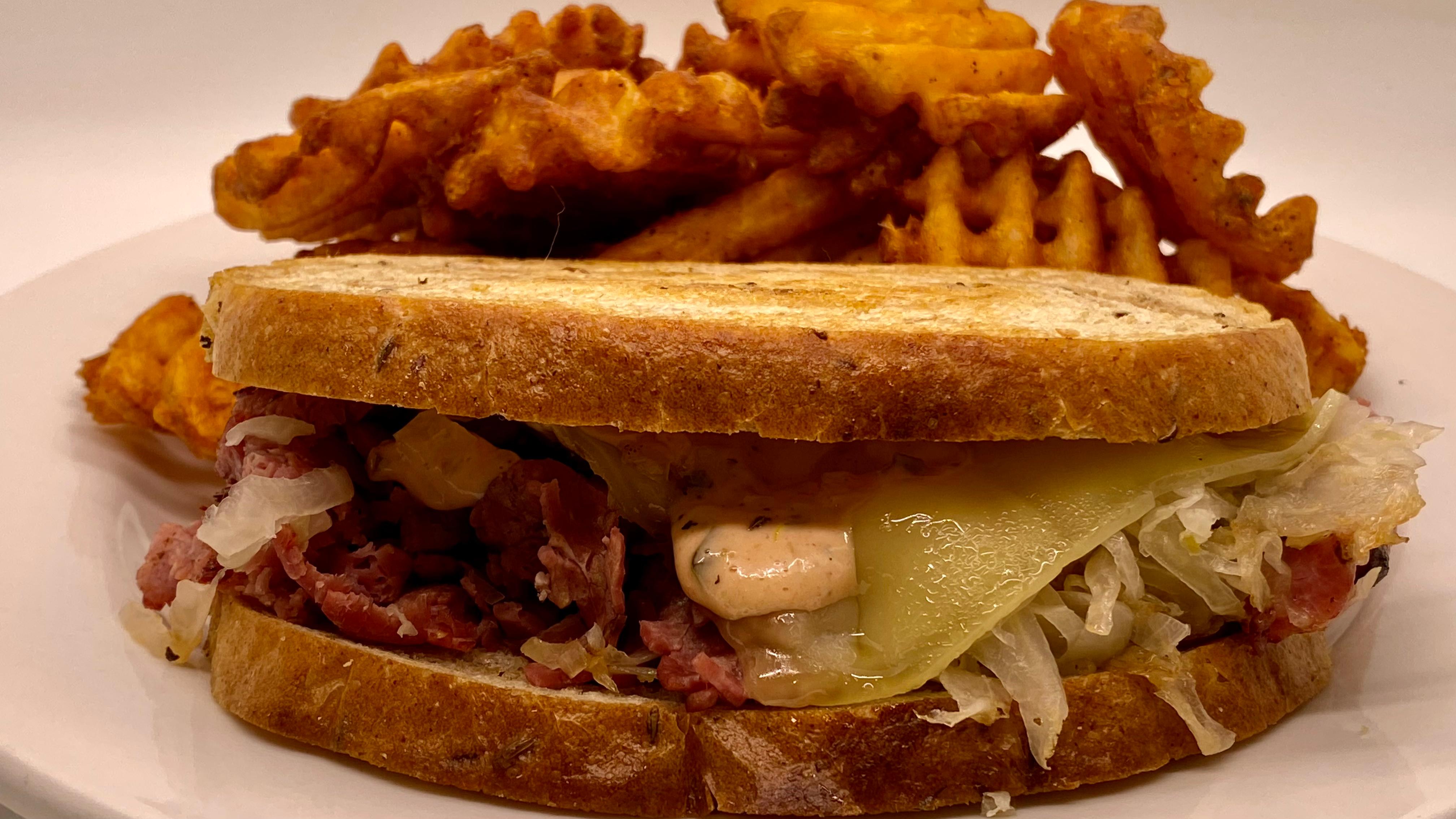 NE DEKUM PUB - Breakside | Seek and Enjoy