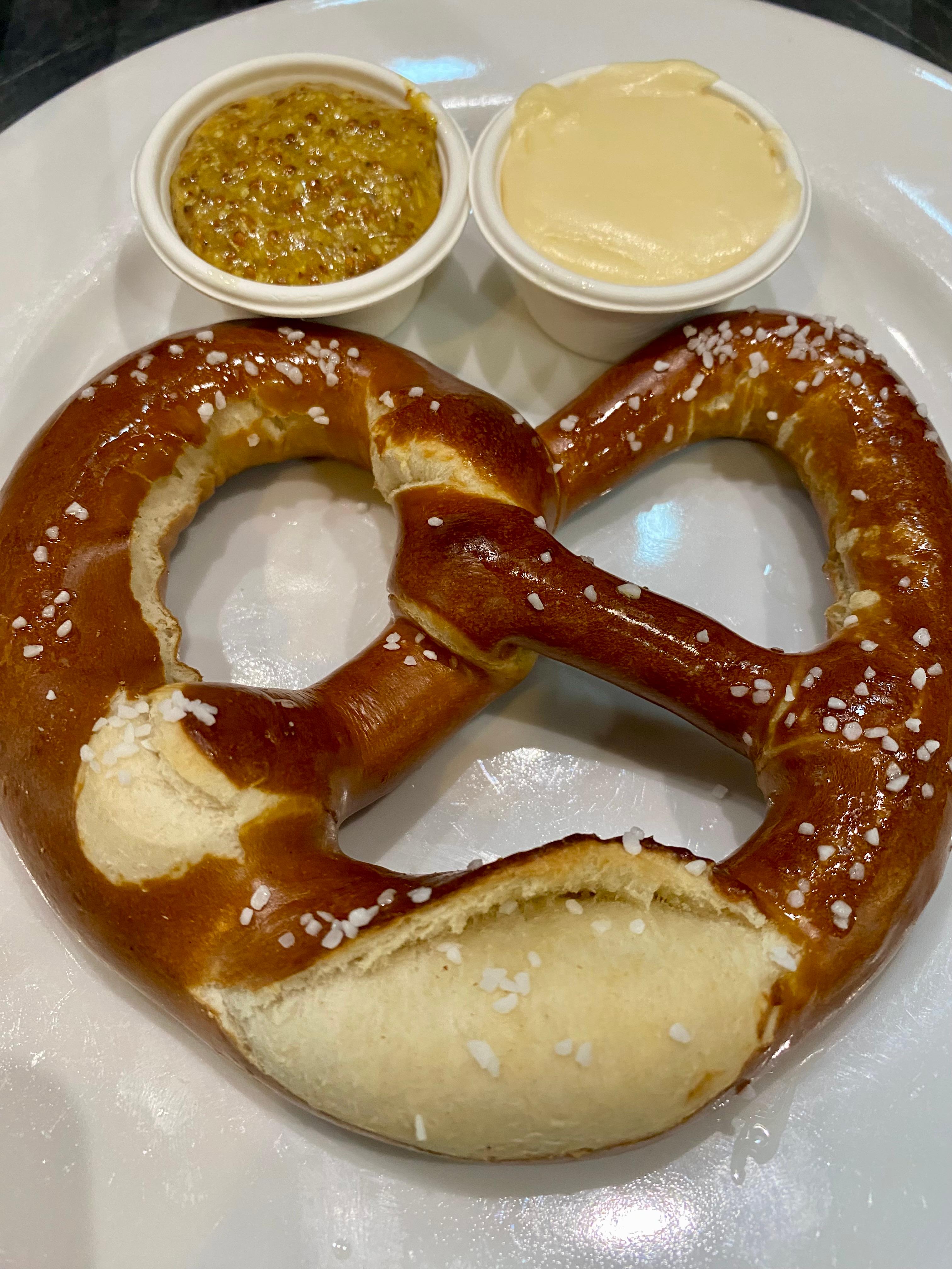 NE DEKUM PUB - Breakside | Seek and Enjoy