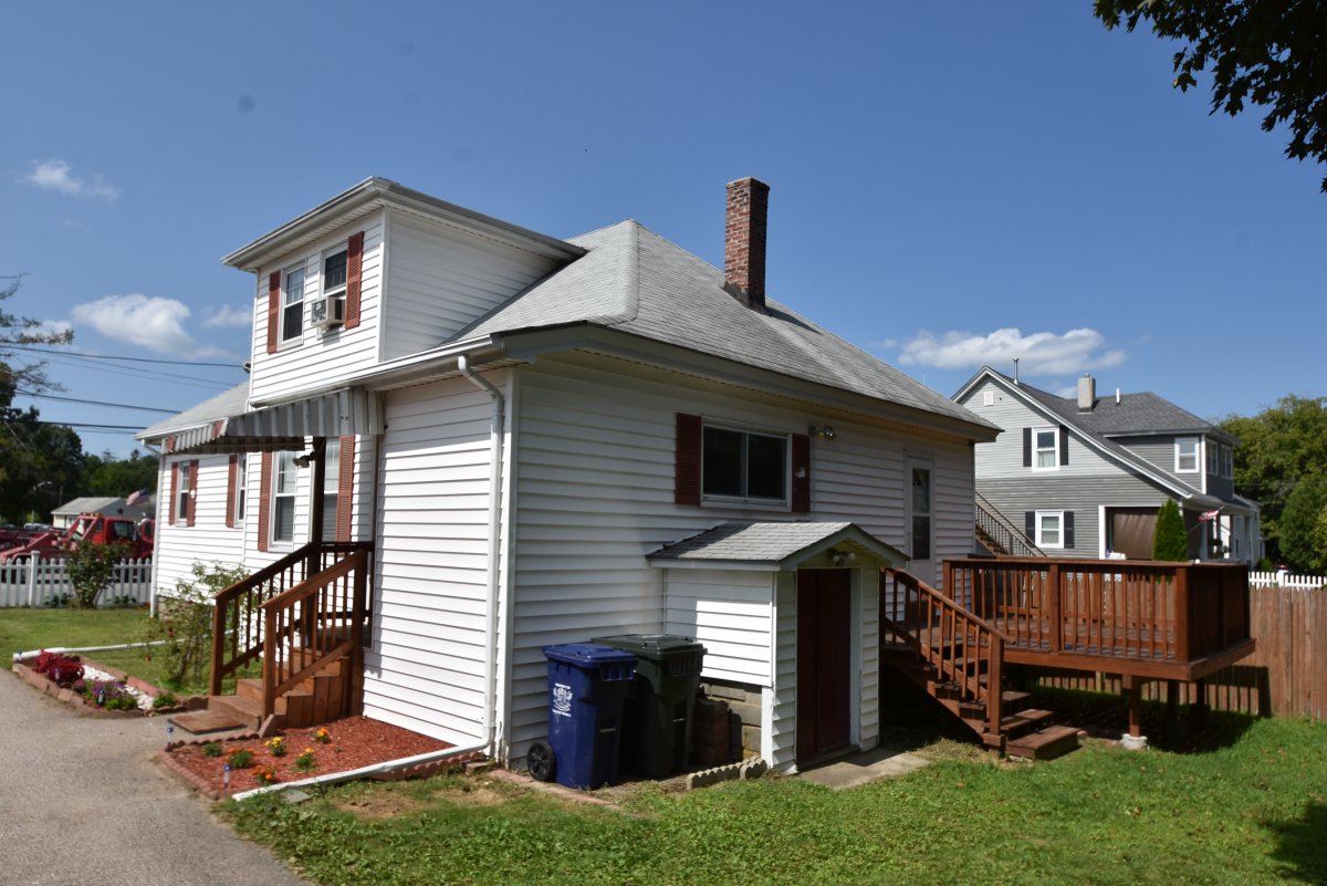 Virtual Tour of 19 Sladen Street, Dracut, Massachusetts 01826 - Single ...