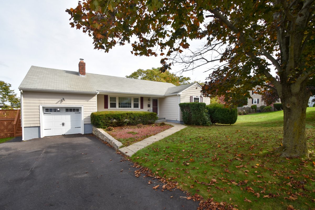 Virtual Tour of 190 Hunting Rd, Needham Heights, Massachusetts 02494 ...