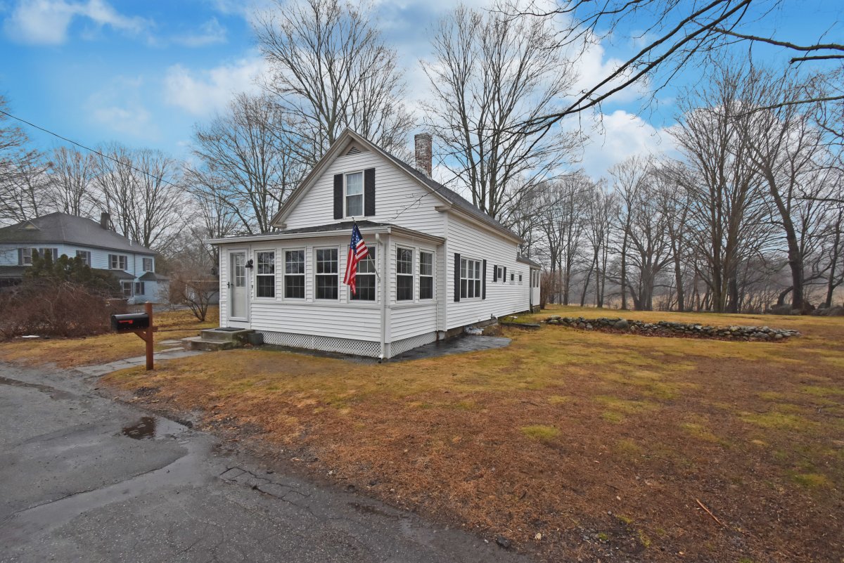 Virtual Tour of 19 Casey Rd., Whitinsville, Massachusetts 01588 ...