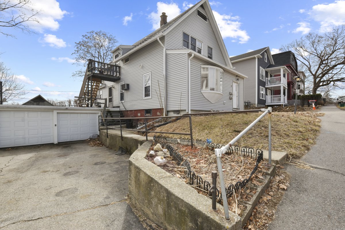 Virtual Tour of 11 Chadwick Street, Worcester, Massachusetts 01605 ...