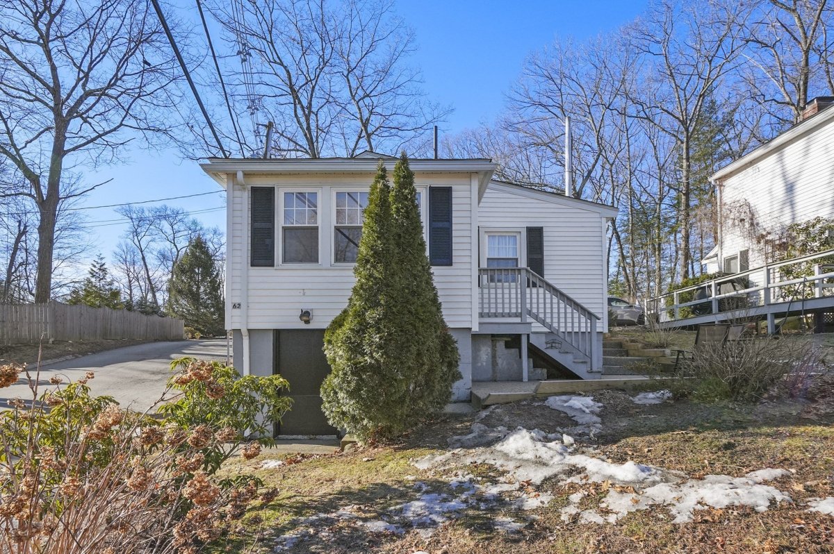 Virtual Tour of 62 Hunter Avenue, Hudson, Massachusetts 01749 - Condo ...