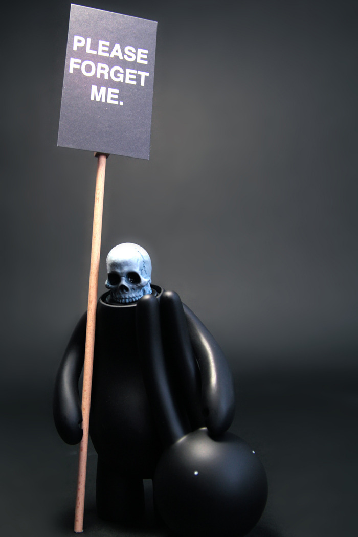 Please forget me - black Petit Lapin by Mr. Clement | Trampt Library