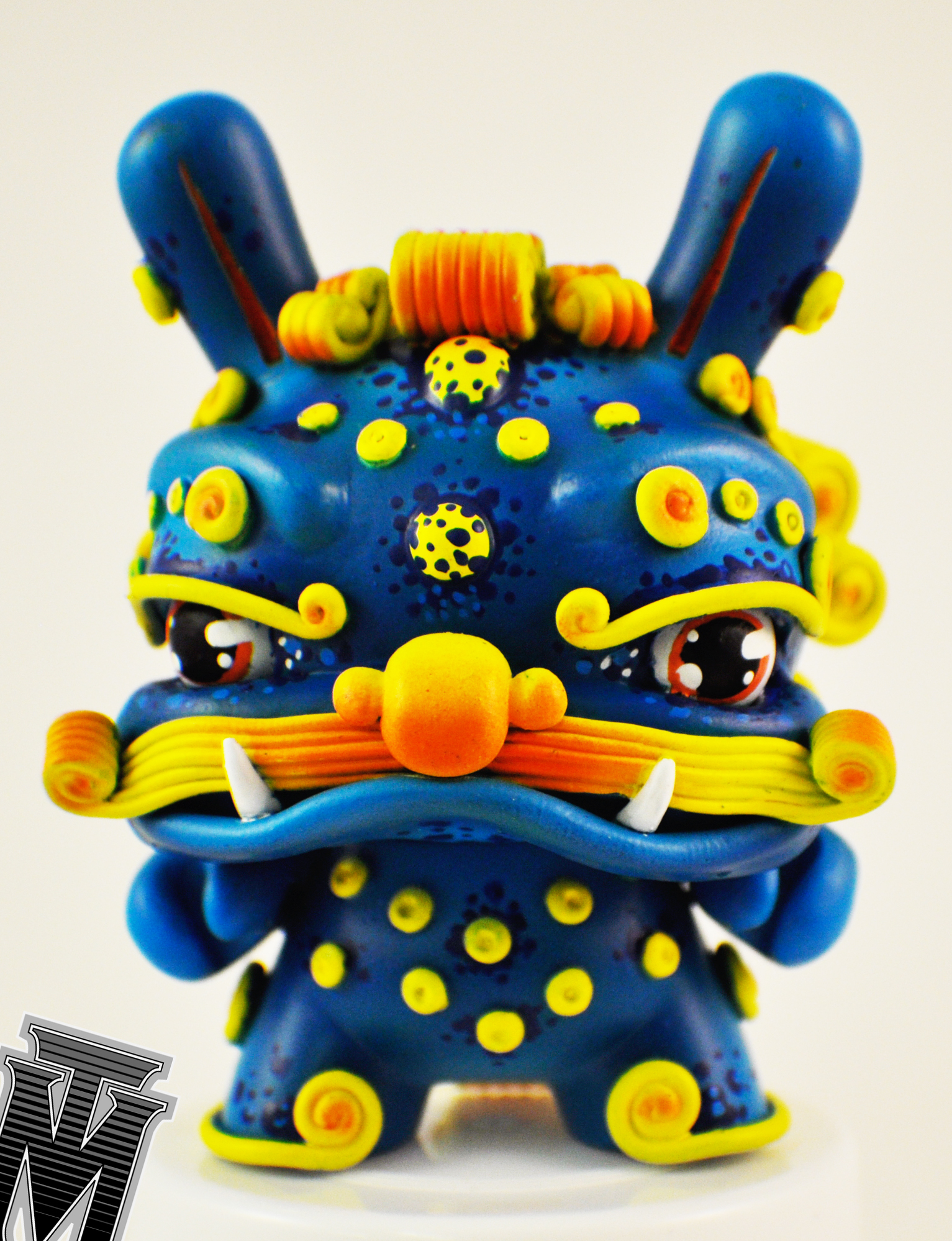 Fufu the fu dog Dunny by iROC | Trampt Library