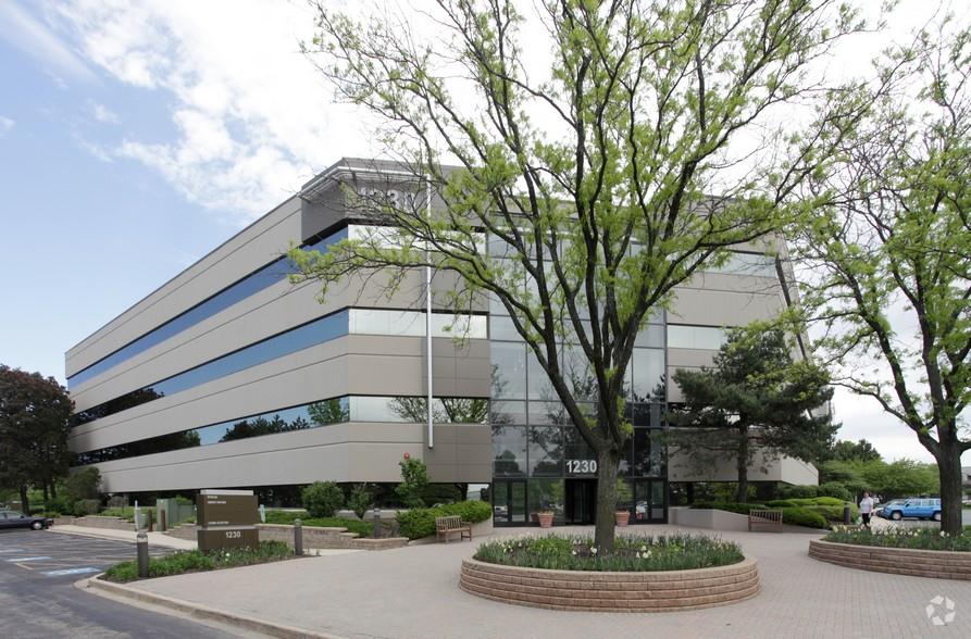 Transwestern | Naperville Corporate Center | 1230 E Diehl Rd