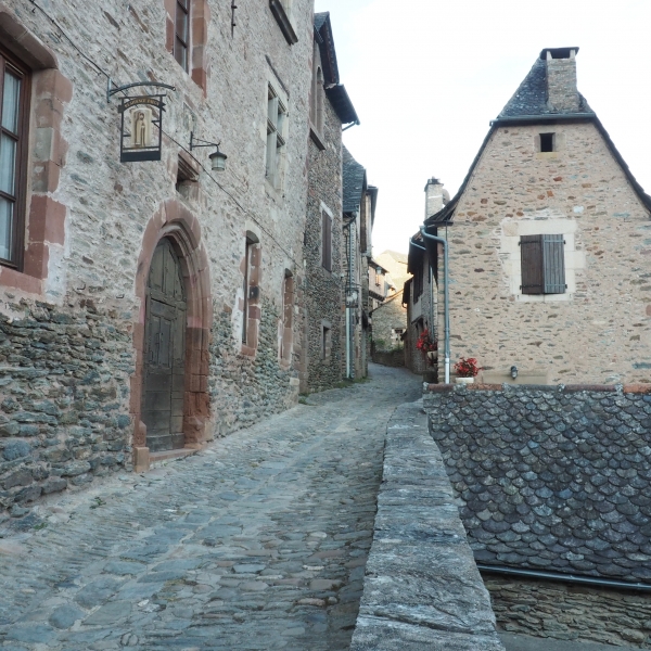 Conques, France: Detailed map, informations, activities and recommended ...