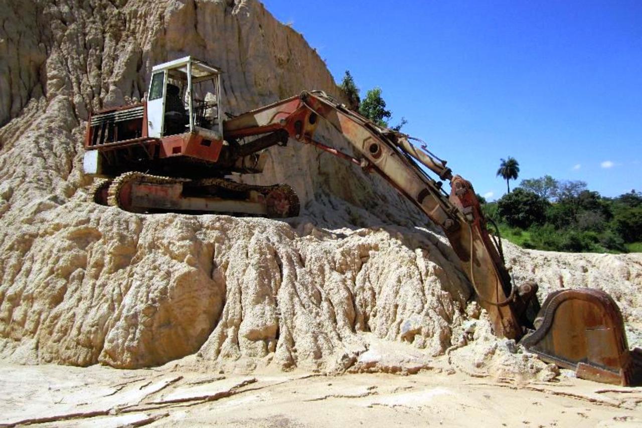 Escavadeira Poclain GC120 80/80 - BHLOC | Trucadao.com.br