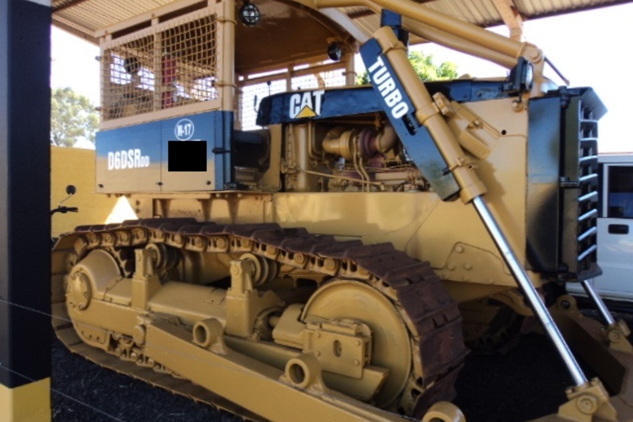 Trator de Esteiras Caterpillar D6 87/90 - MAQSTRADA | Trucadao.com.br