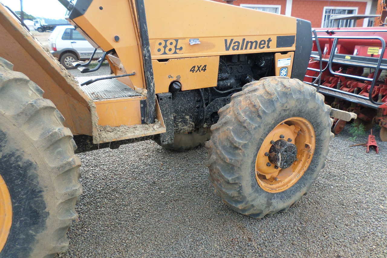 Trator Valmet 885 19/94 - Verenka Implementos Agrícolas | Trucadao.com.br