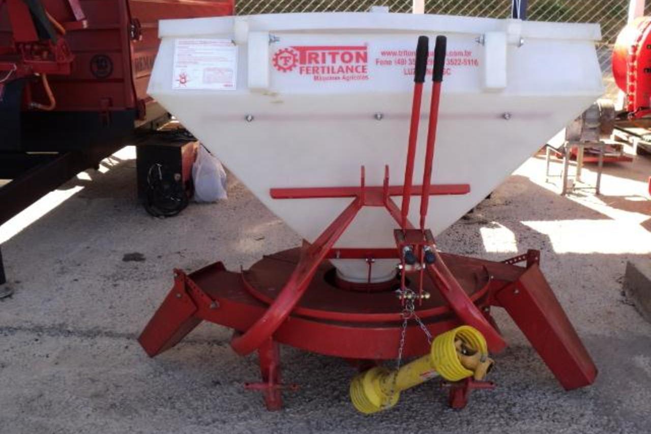 Adubadeira Triton Fertilance HP Cafeeira 14/14 - Kiko Tratores e ...