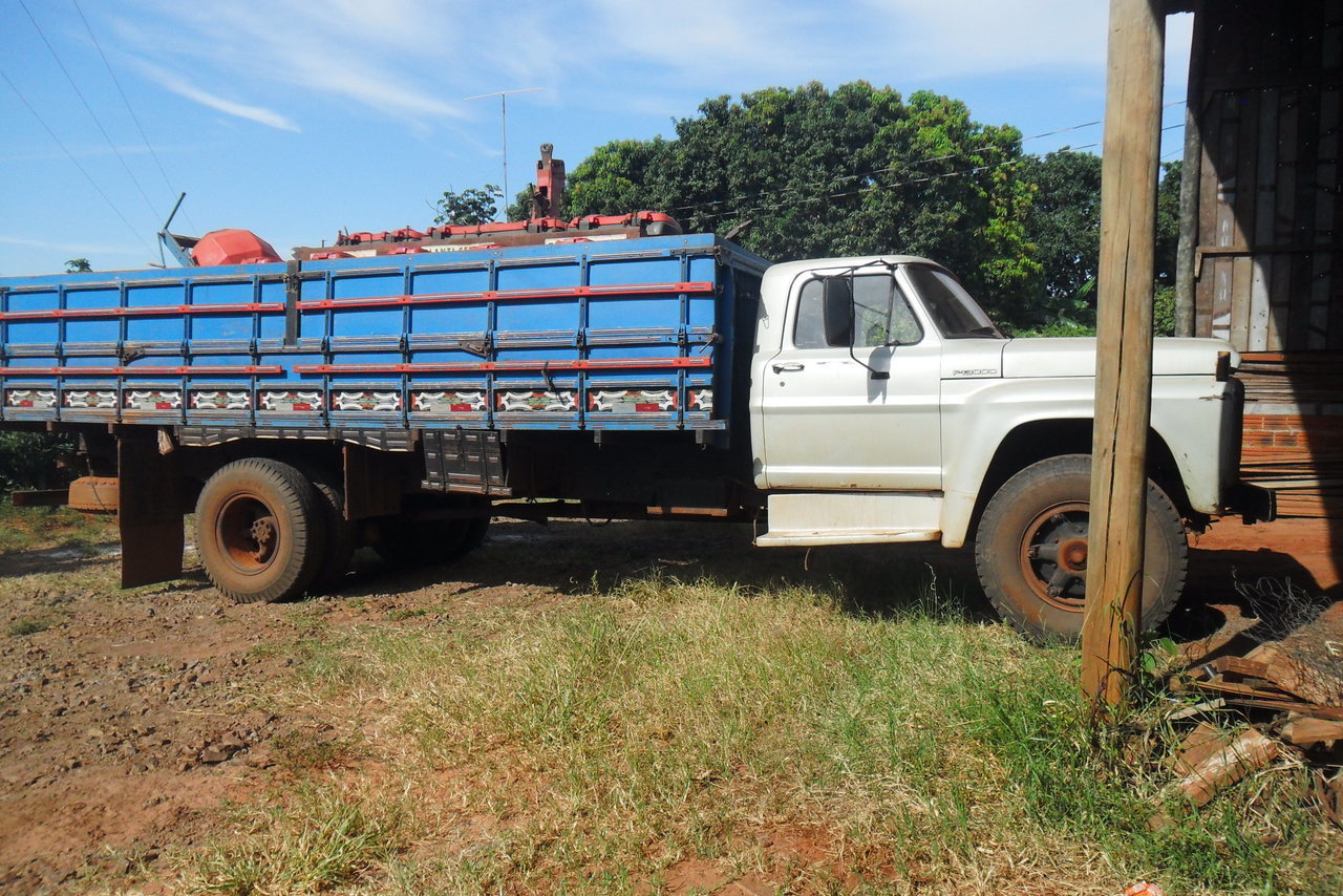 Caminhão Ford F13000 83/83 - Central Caminhões | Trucadao.com.br