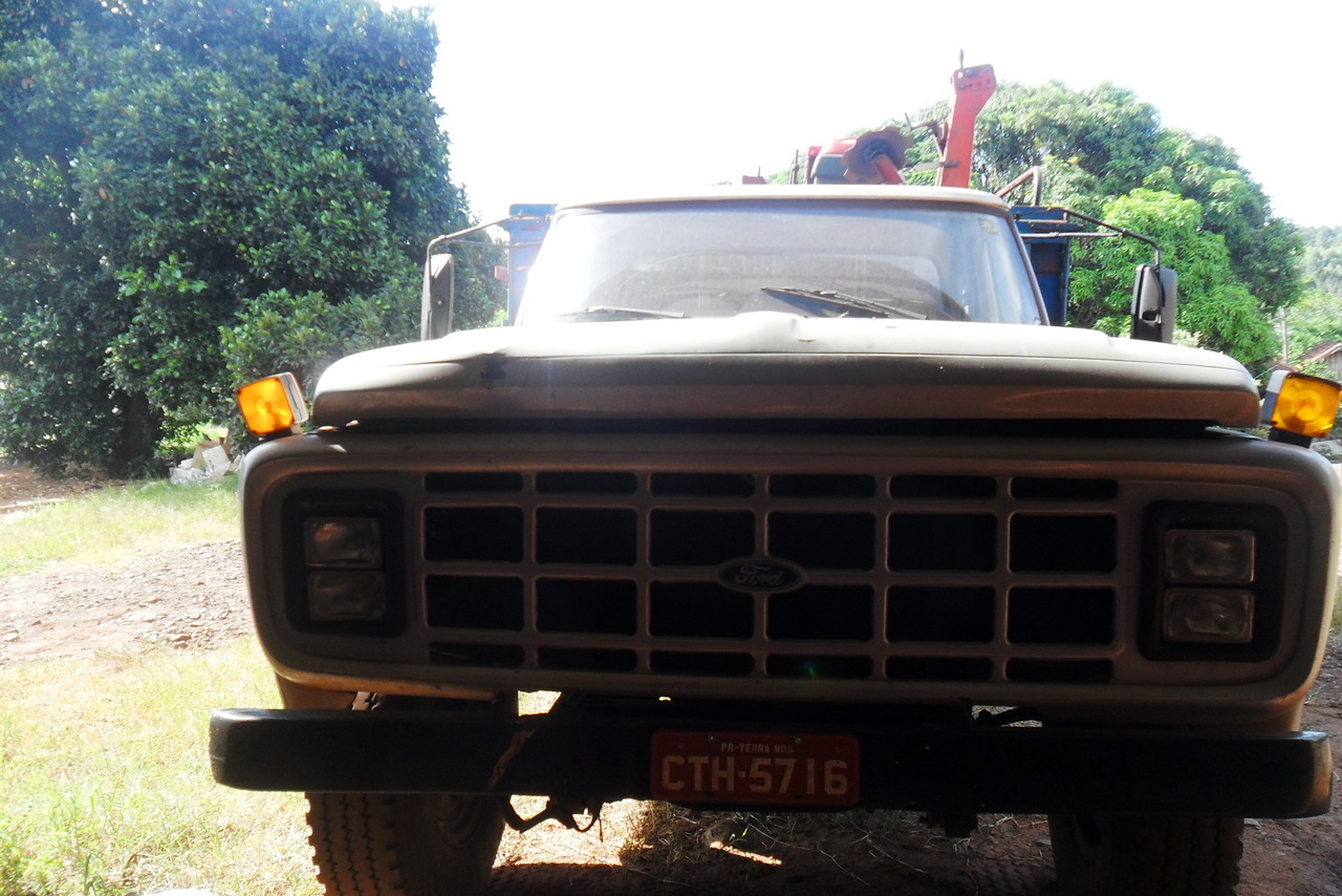 Caminhão Ford F13000 83/83 - Central Caminhões | Trucadao.com.br