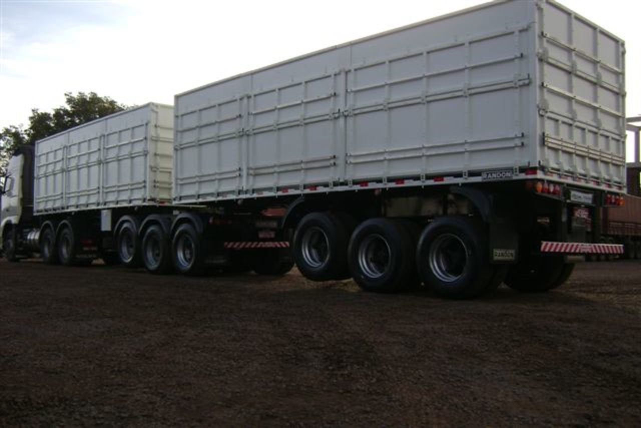 Bitrem 9 eixos Randon Graneleira 04/04 - Nortão Caminhões | Trucadao.com.br