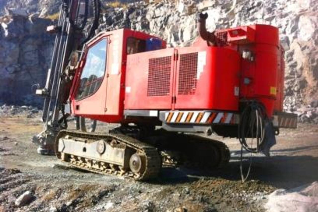 Perfuratriz Sandvik DX 680 08/08 - BHLOC | Trucadao.com.br