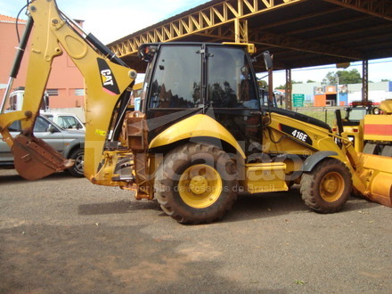 Retroescavadeira Caterpillar 416E 12/12 - MAQSTRADA | Trucadao.com.br