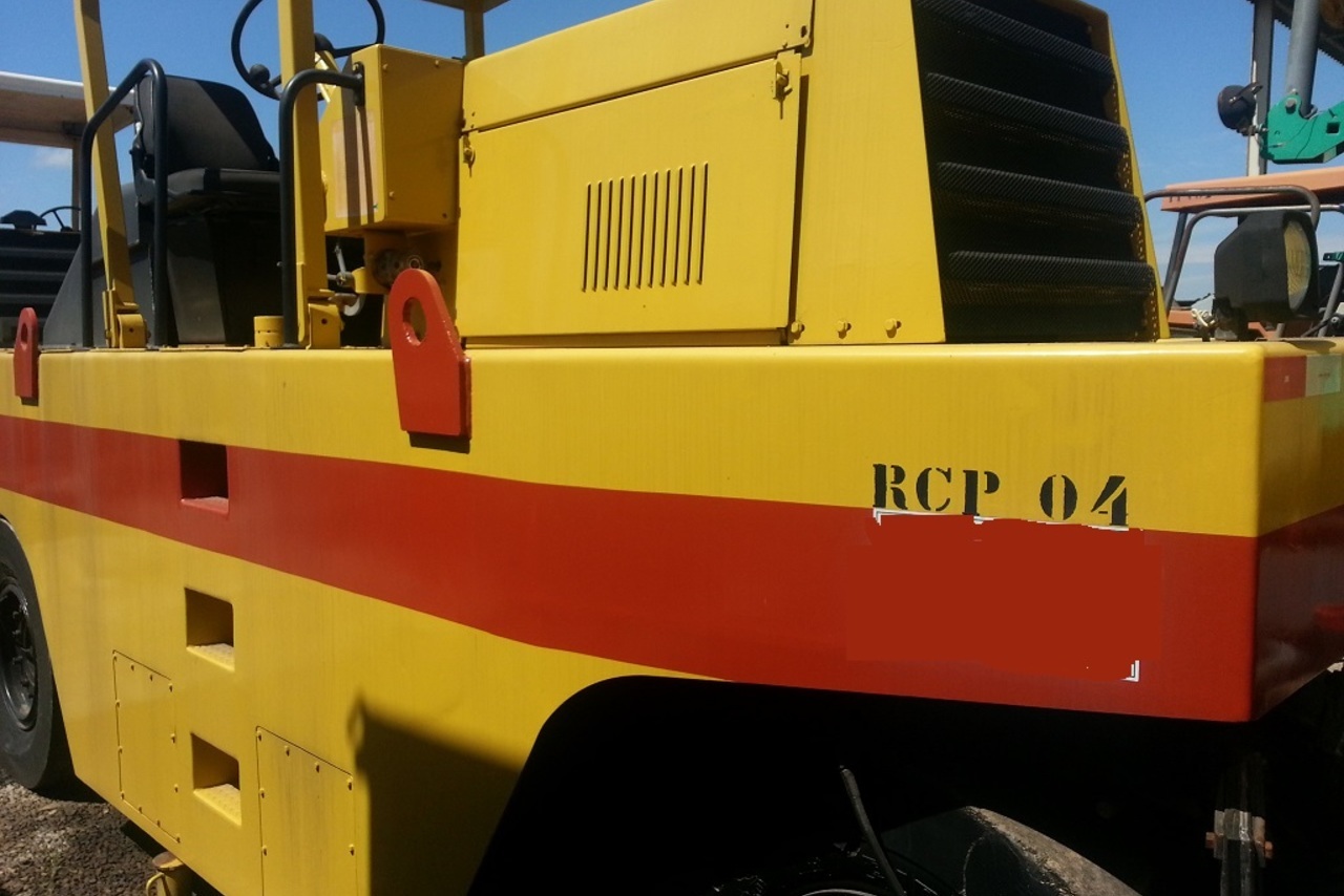 Rolo compactador Dynapac CP 221 97/97 - Alípio Máquinas | Trucadao.com.br