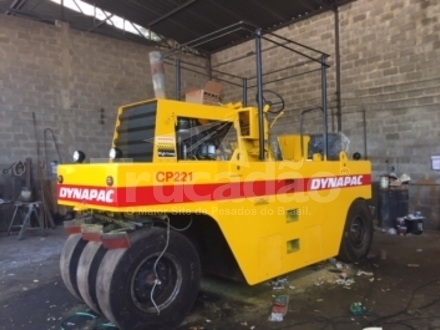 Rolo compactador Dynapac CP221 00/00 - Premium Tratores | Trucadao.com.br