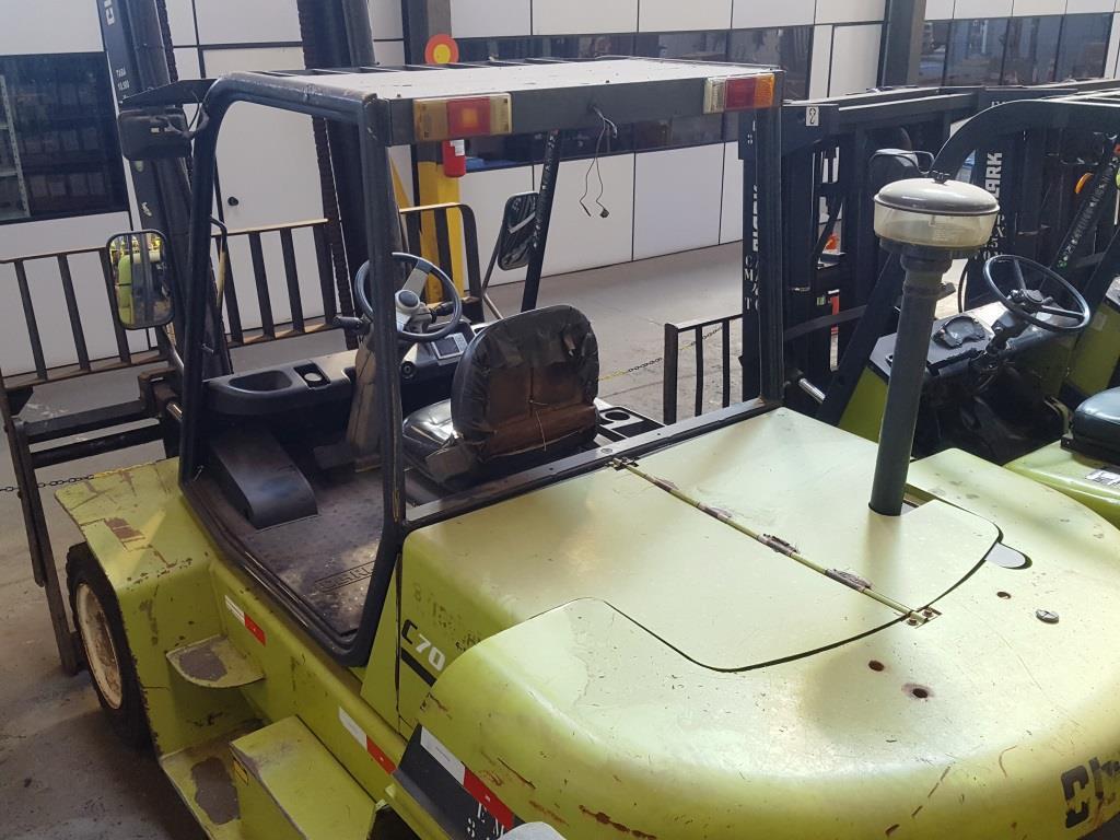 Empilhadeira Clark C70 08/08 - BHLOC | Trucadao.com.br