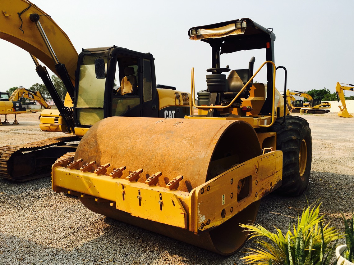 Rolo compactador Caterpillar CS533E 13/13 - Premium Tratores | Trucadao ...