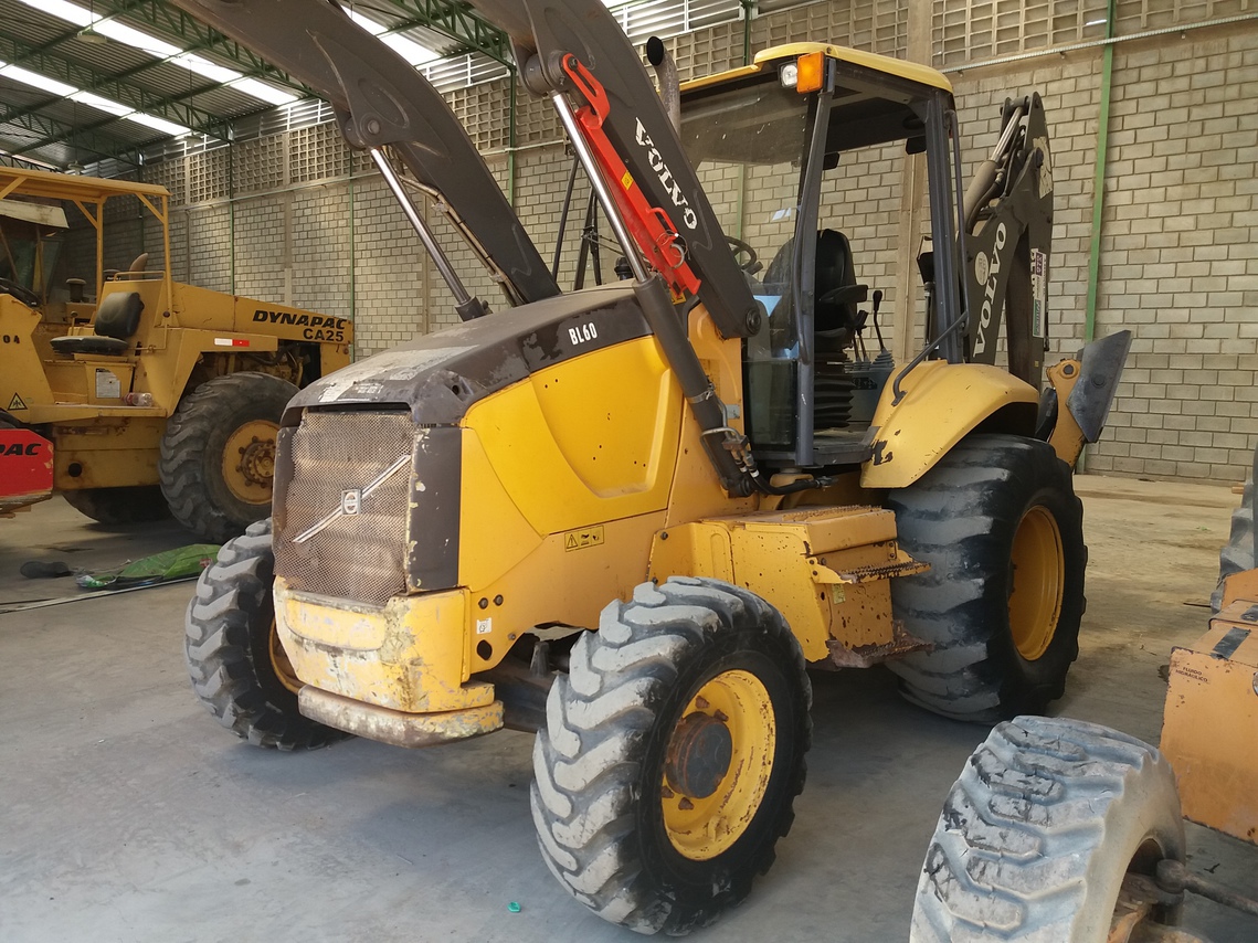 Retroescavadeira Volvo BL60B 11/11 - Ldl - Gestao de Negocios e ...