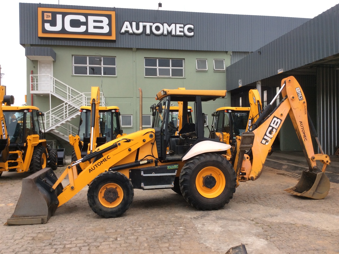 Retroescavadeira JCB JCB 3C 13/13 - JCB Automec | Trucadao.com.br