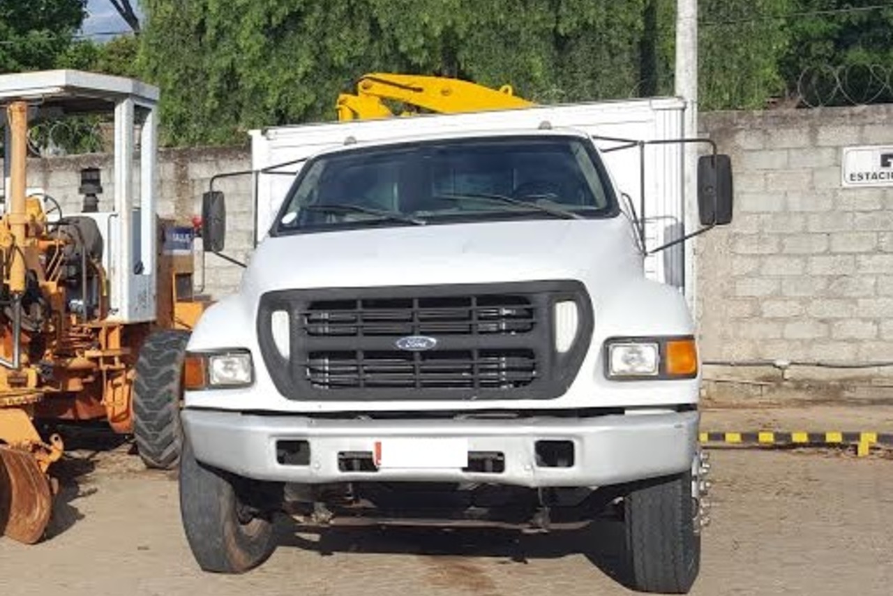 Caminhão Ford F14000 01/01 - BHLOC | Trucadao.com.br