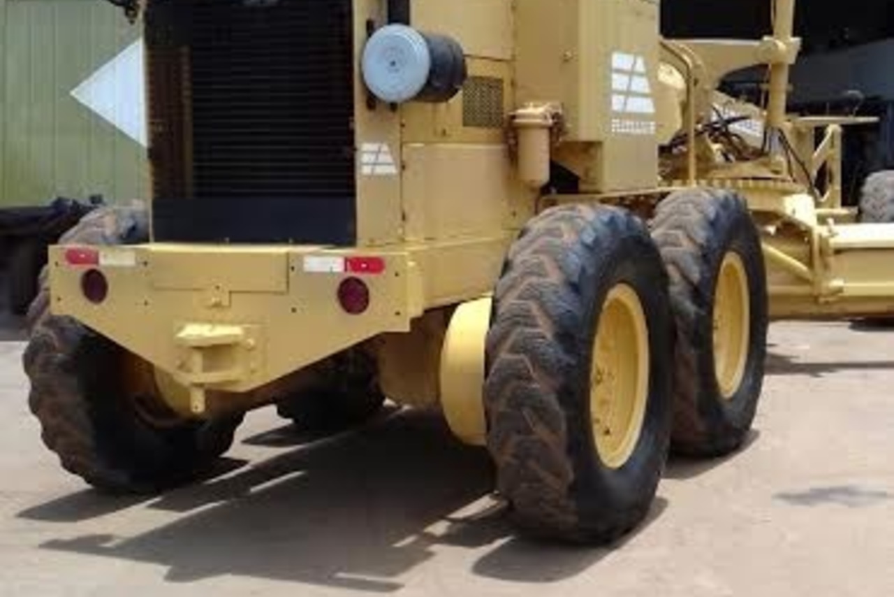 Motoniveladora Fiatallis FG70 84/84 - BHLOC | Trucadao.com.br