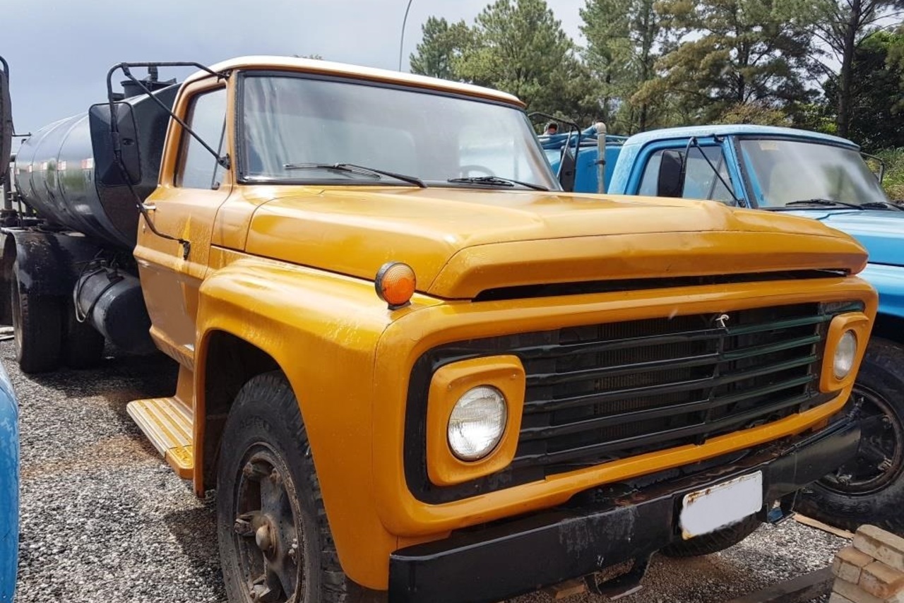 Caminhão Ford F13000 82/82 - BHLOC | Trucadao.com.br