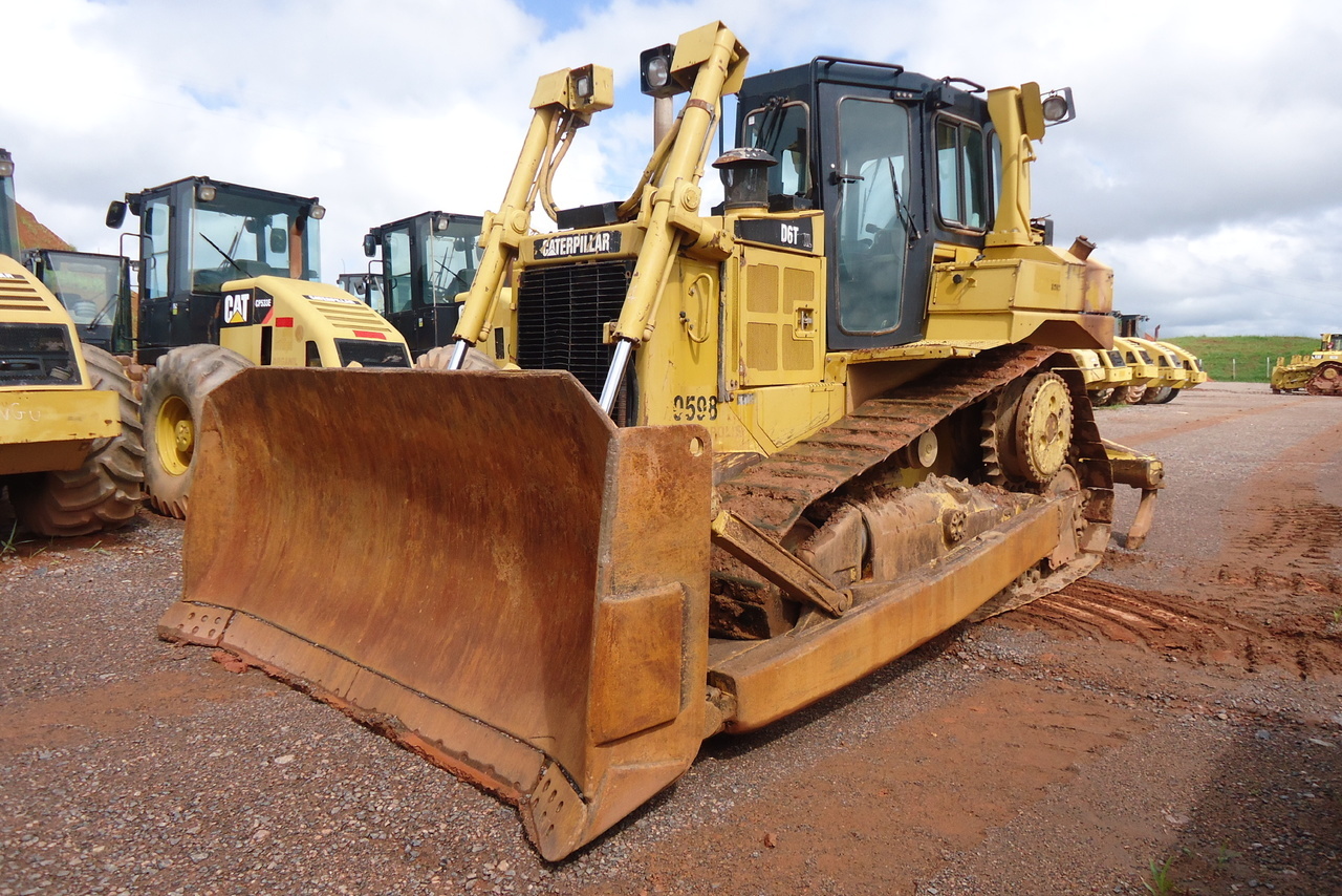 Trator de Esteiras Caterpillar D6 11/11 - Premium Tratores | Trucadao ...