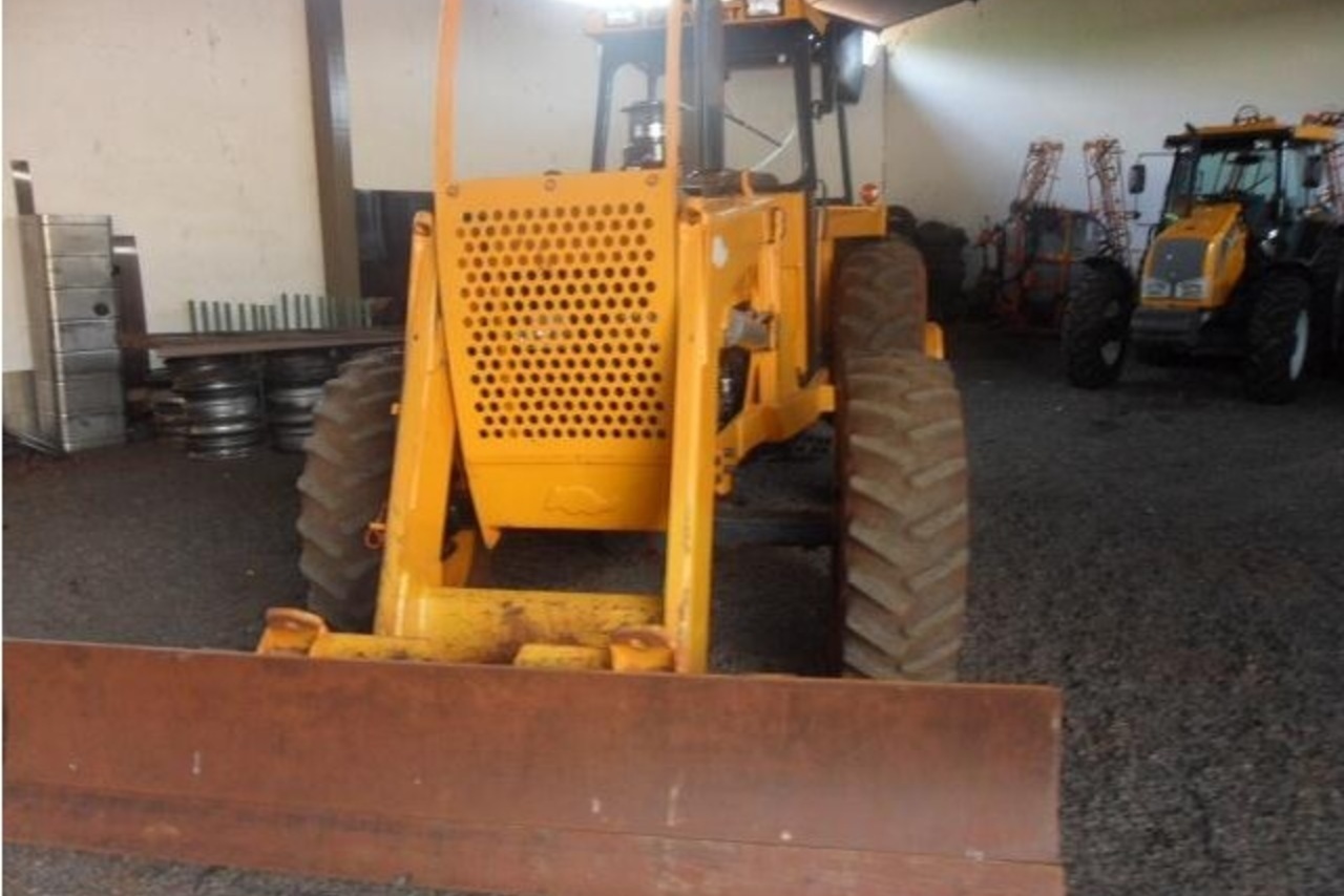 Trator Valmet 128 90/90 - Renivaldo Ferreira de Paulo | Trucadao.com.br