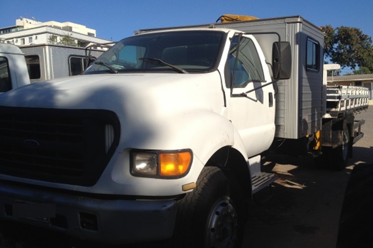 Caminhão Ford F14000 01/01 - DMU Máquinas | Trucadao.com.br