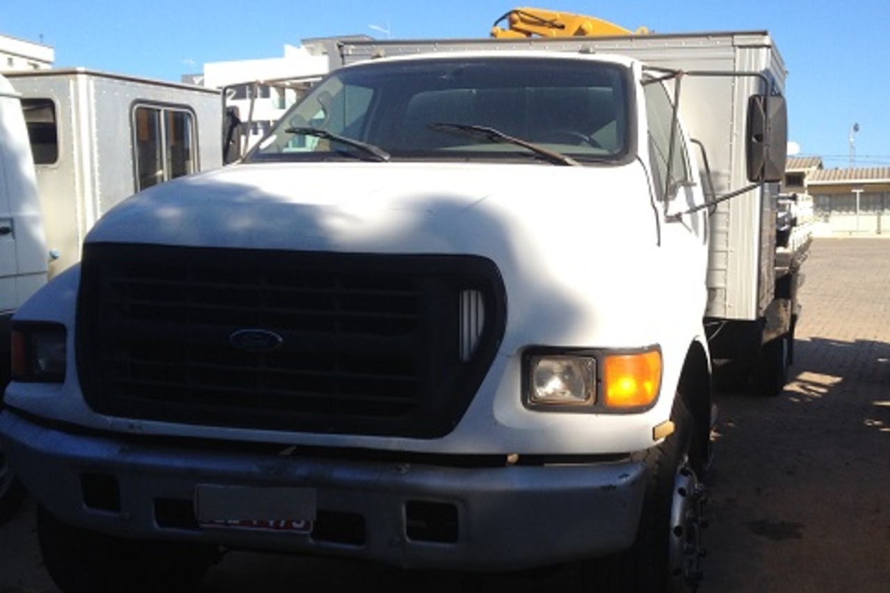 Caminhão Ford F14000 01/01 - DMU Máquinas | Trucadao.com.br