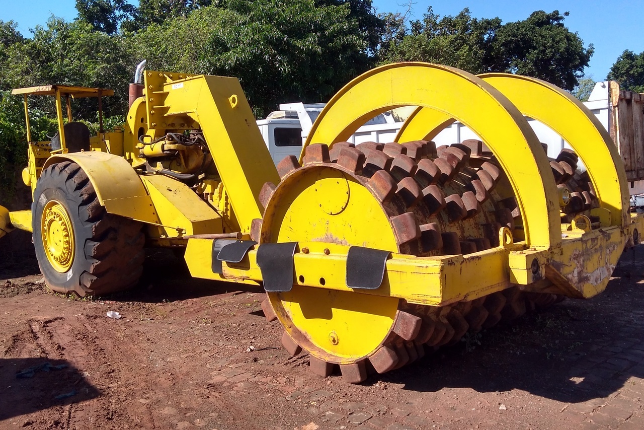 Rolo compactador Hyster C 410A 80/80 - Liderança Máquinas | Trucadao.com.br