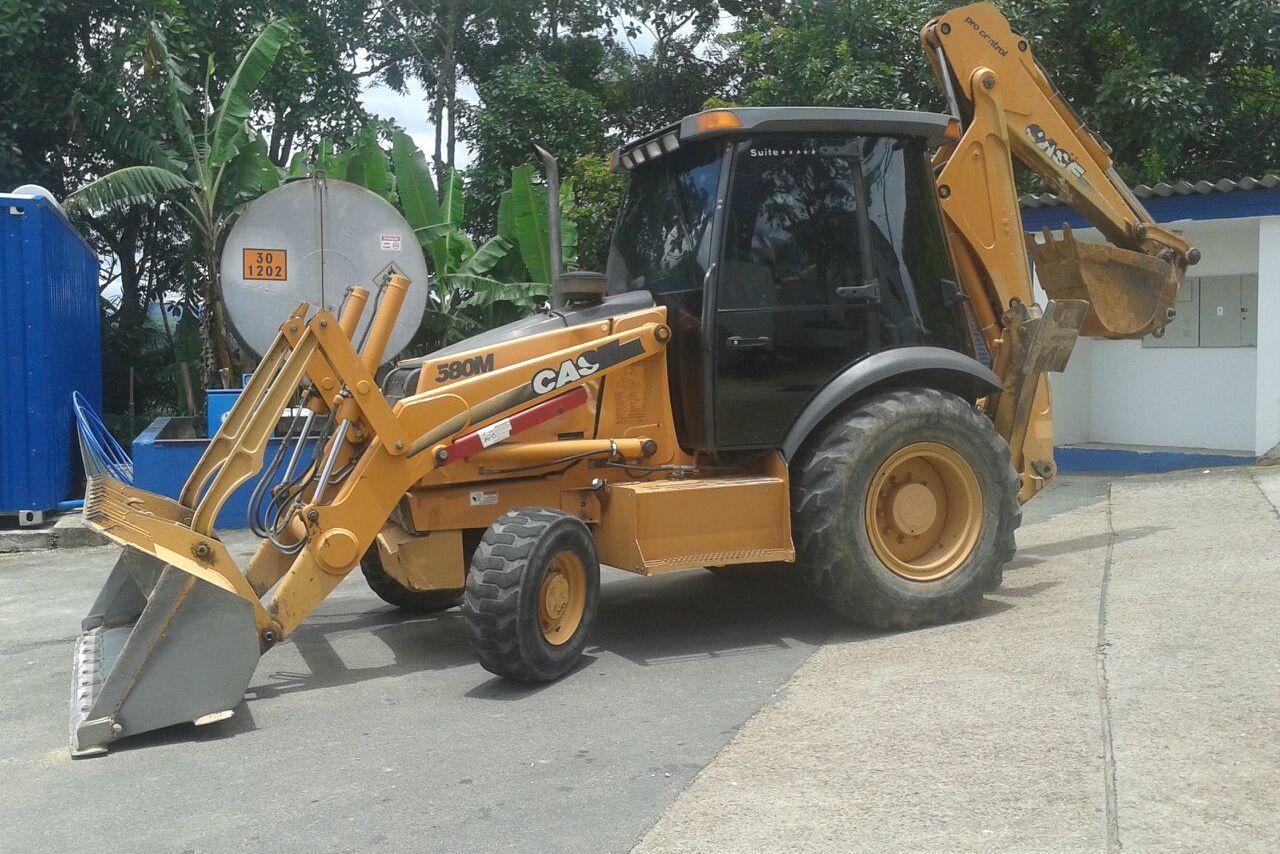 Retroescavadeira Case 580M 11/11 - Fabiano - Vendas de Máquinas Pesadas ...