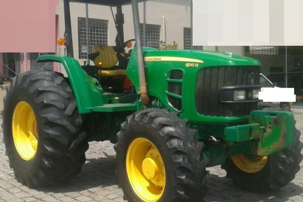 Trator John Deere 6110E 11/11 - BHLOC | Trucadao.com.br