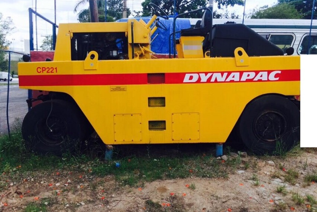 Rolo compactador Dynapac CP221 00/00 - Ldl - Gestao de Negocios e ...
