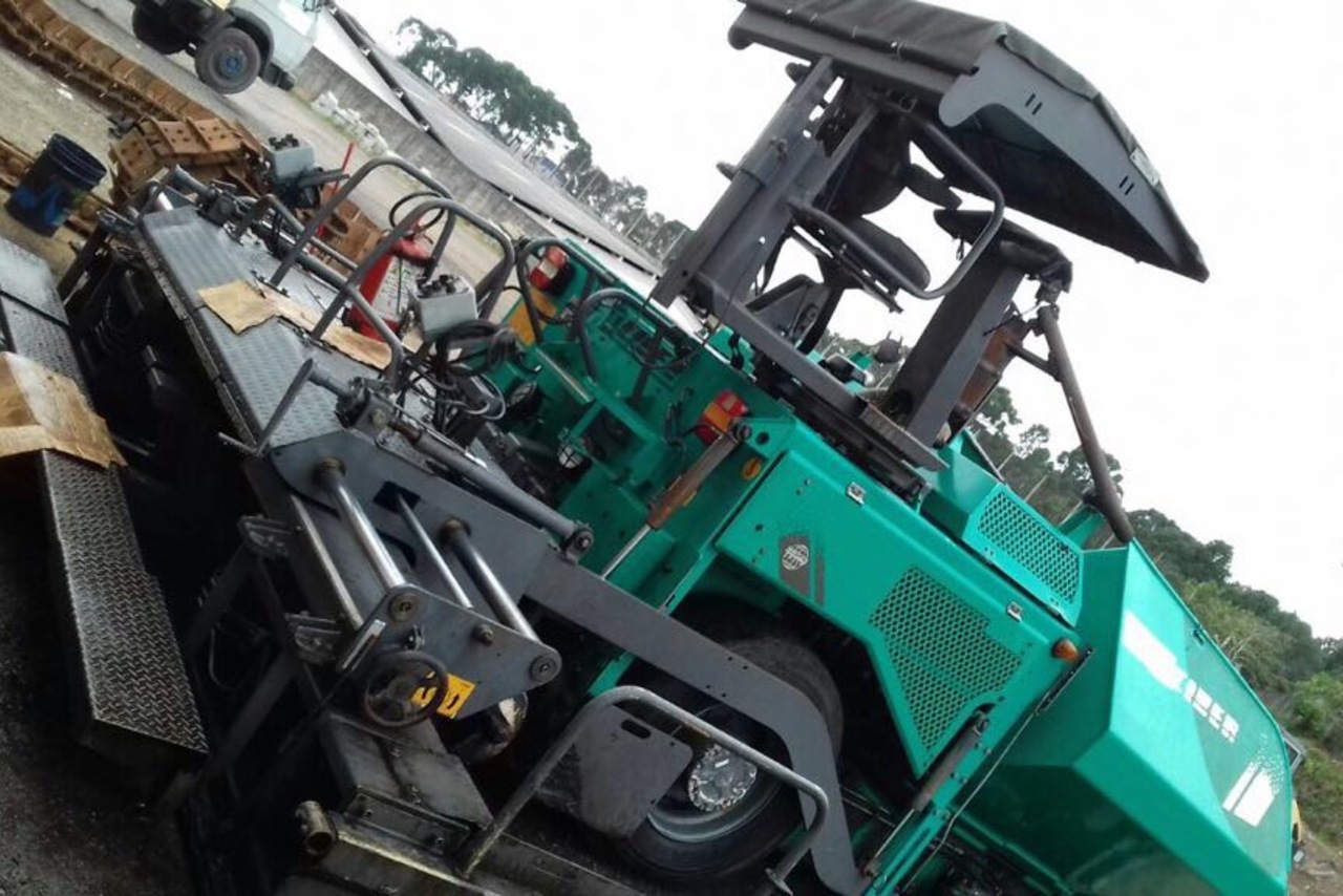 Vibroacabadora Ciber AF 4500 12/12 - Premium Tratores | Trucadao.com.br