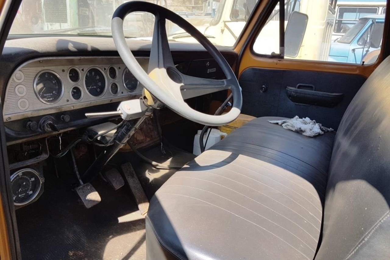 Caminhão Ford F13000 82/82 - BHLOC | Trucadao.com.br