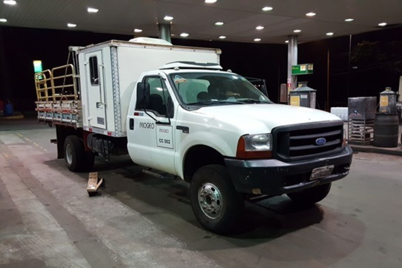 Caminhão Ford F4000 06/06 - Auto Truck Caminhões | Trucadao.com.br