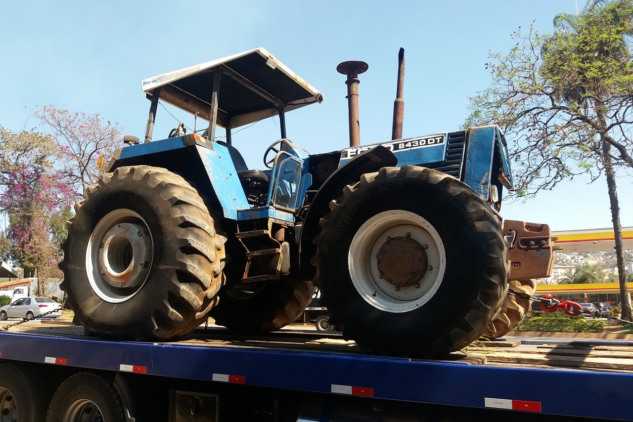 Trator Ford 8430 97/97 - Rogério Tratores BH | Trucadao.com.br