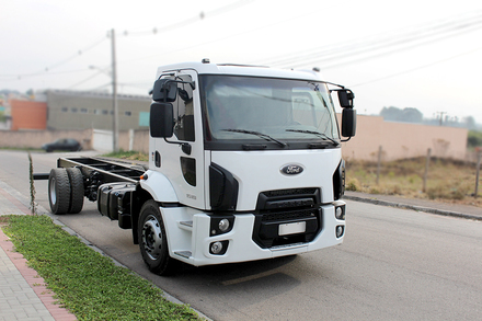 Caminhão Ford Cargo 1519 13/13 - Trucado Caminhões e Muncks | Trucadao ...
