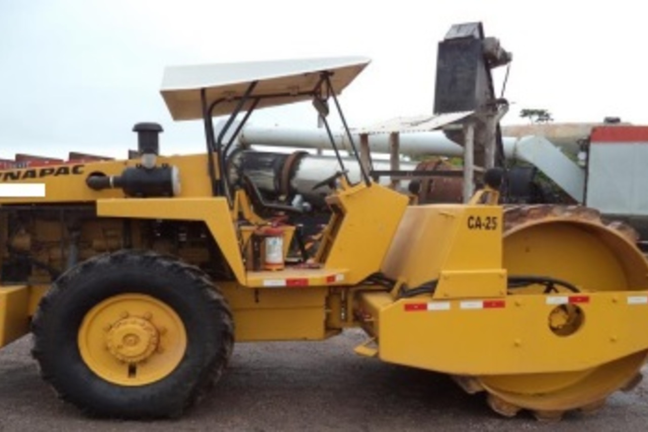 Rolo compactador Dynapac Rolo CA25 82/82 - BHLOC | Trucadao.com.br