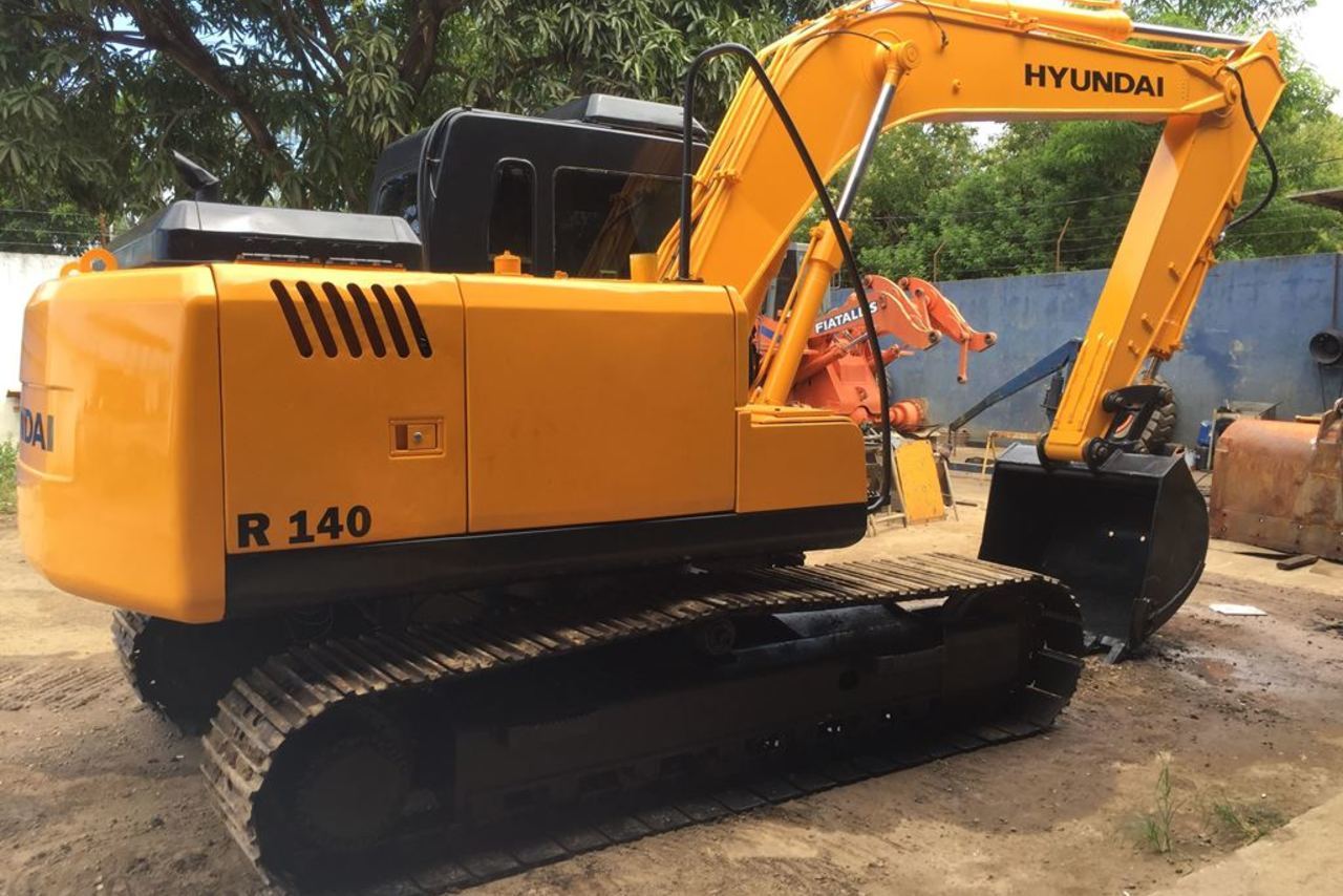 Escavadeira Hyundai R140 07/07 - Lion Máquinas e Equipamentos ...