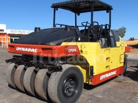 Rolo compactador Dynapac CP274 10/10 - BHLOC | Trucadao.com.br
