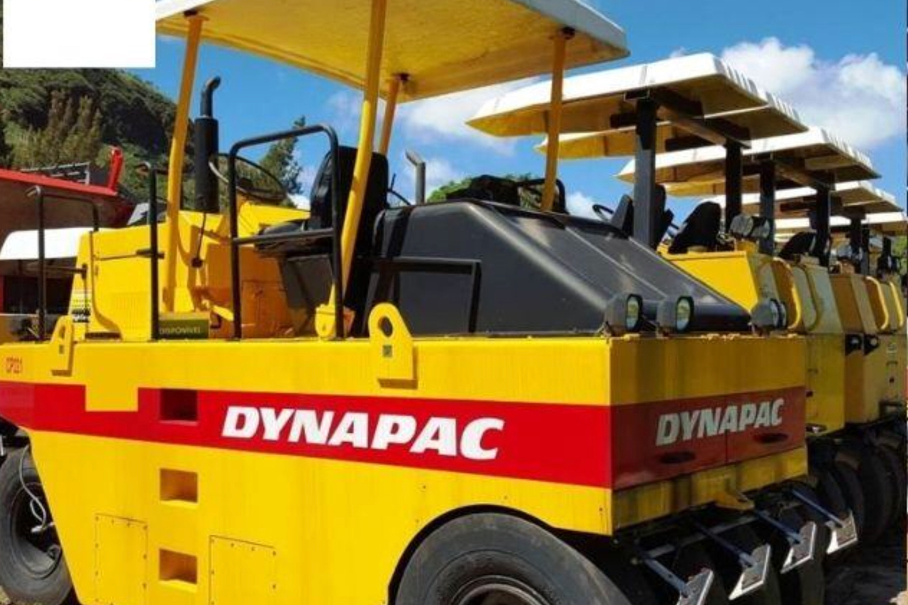 Rolo compactador Dynapac CP221 05/05 - Premium Tratores | Trucadao.com.br