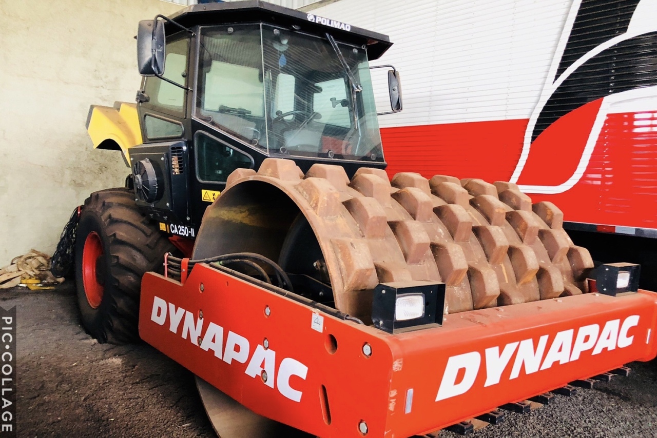 Rolo compactador Dynapac Rolo CA 250 14/14 - Premium Tratores ...