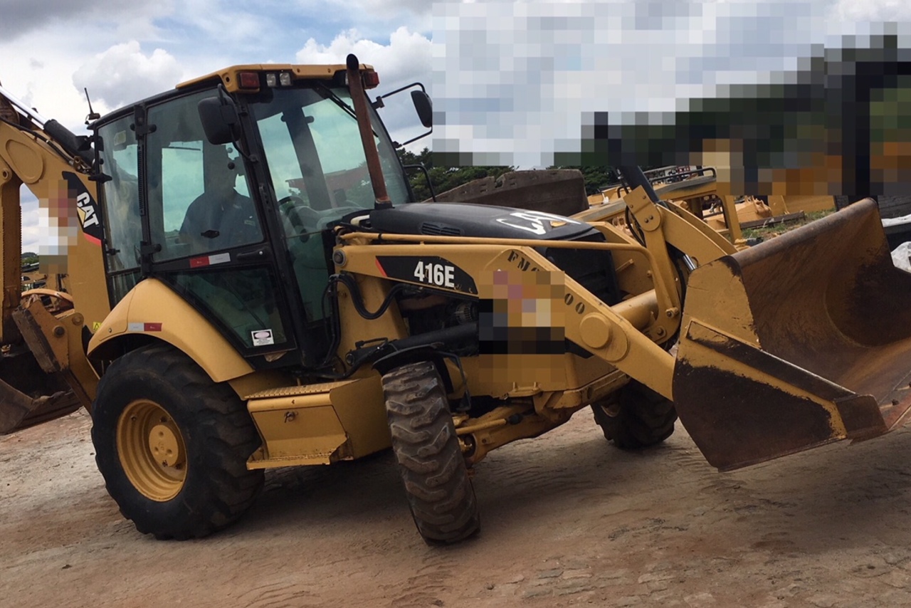 Retroescavadeira Caterpillar 416E 12/12 - Equipamentos Pesados | Trucadao.com.br