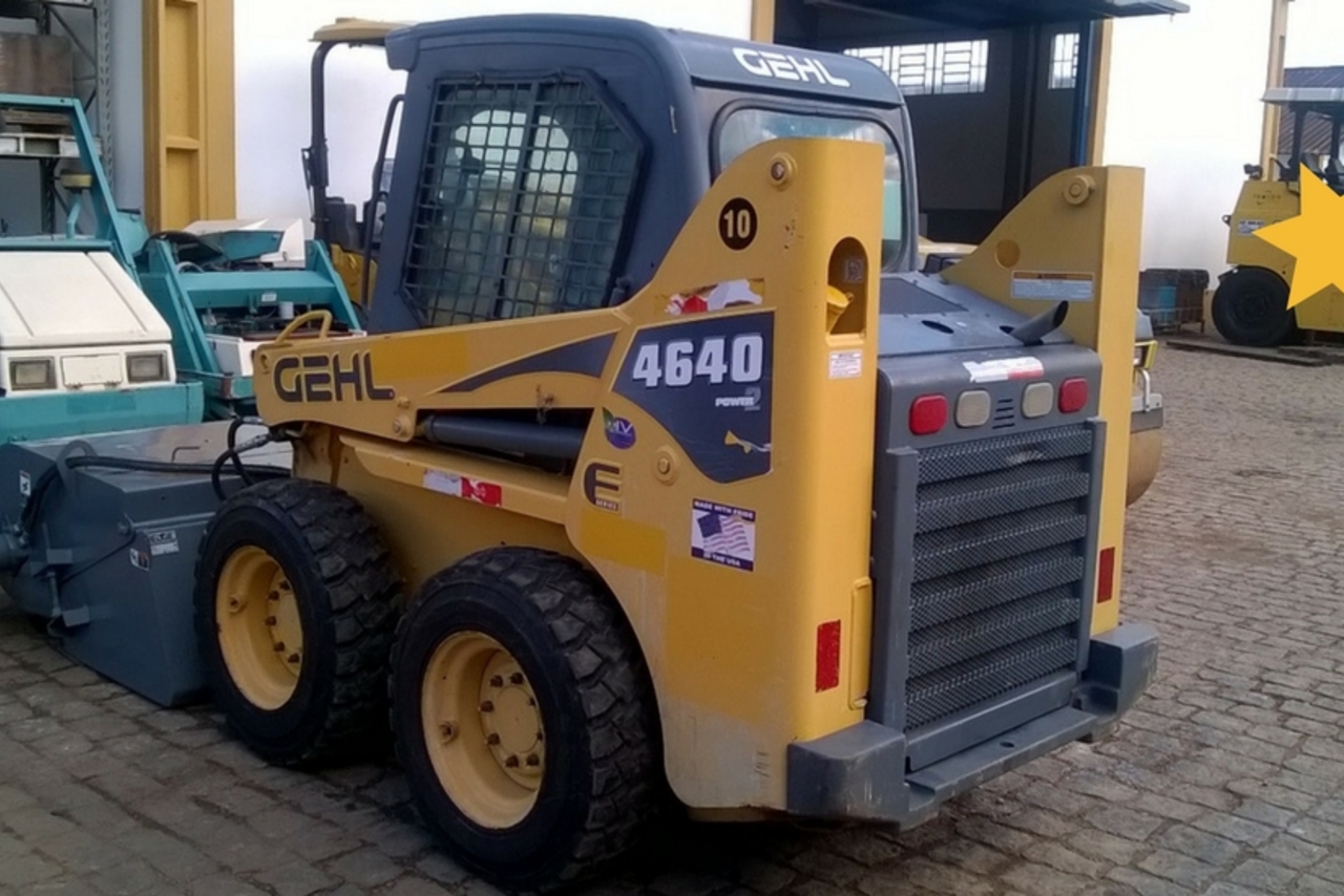 Mini Carregadeira Gehl 4640 12 - Bruto Equipamentos | Trucadao.com.br